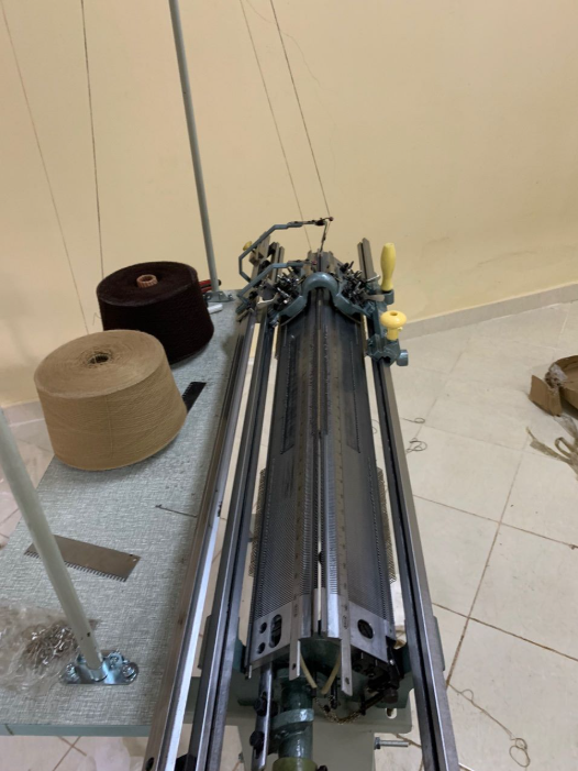 Handflat sweater knitting machine - Juktex Sewing Machines and Apparels